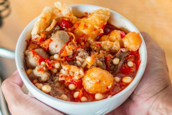 5 Jajanan Aci Khas Bandung yang Gurih dan Bikin Nagih - Bolu Susu Lembang