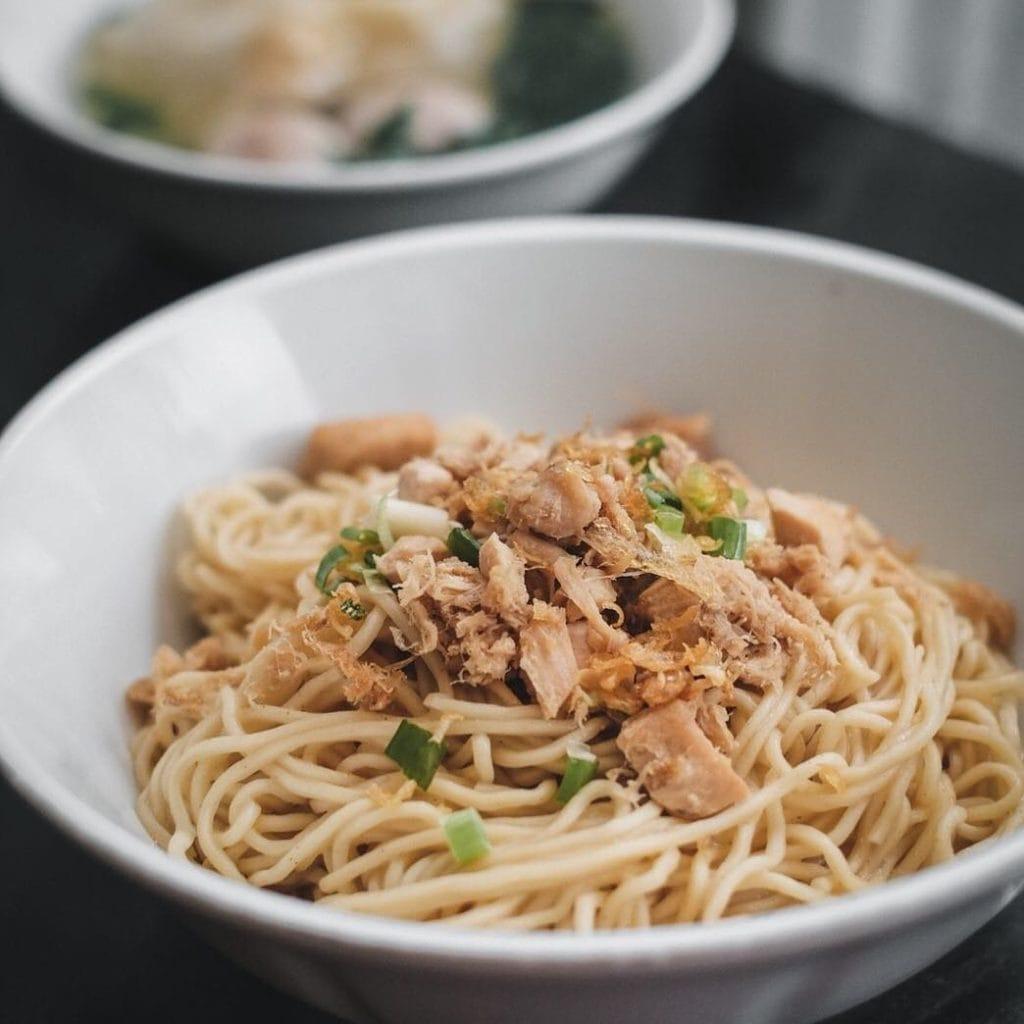 Mie Ayam Khas Bandung Ternikmat, Pecinta Mie Wajib Coba! - Bolu Susu ...