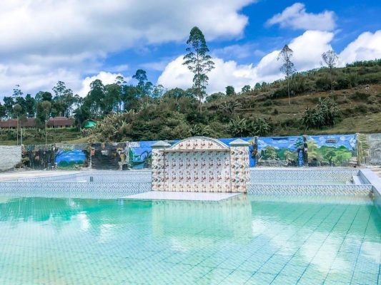 Carita Alam Hot Spring: Tiket Masuk, Daya Tarik, Fasilitas - Bolu Susu Lembang