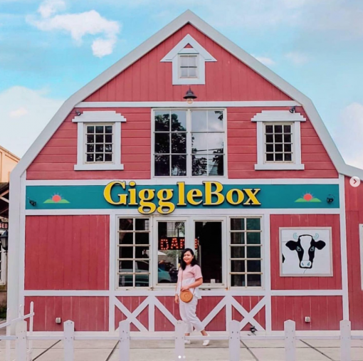 Giggle Box Bandung: Menikmati Cafe Instagramable di Bandung - Bolu Susu ...