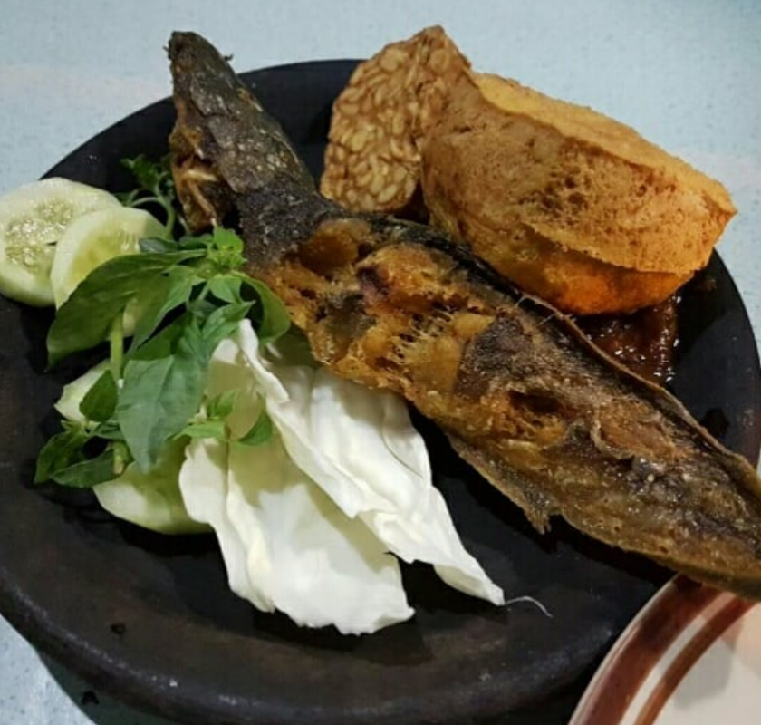 5 Rekomendasi Pecel Lele Terenak di Bandung yang Ramah Kantong dan Menggugah Selera! - Bolu Susu ...