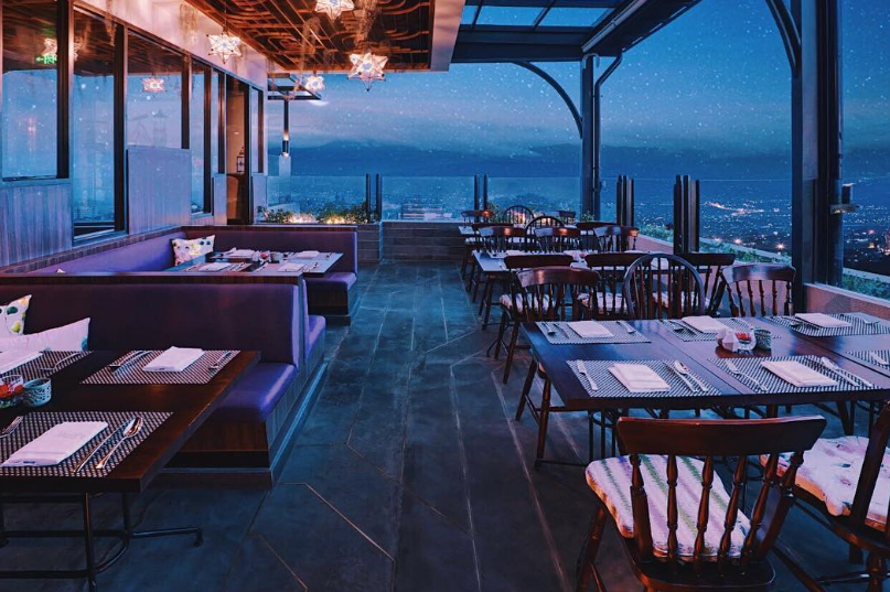 7 Rooftop Cafe Bandung yang Punya View Sunset Terbaik - Bolu Susu Lembang